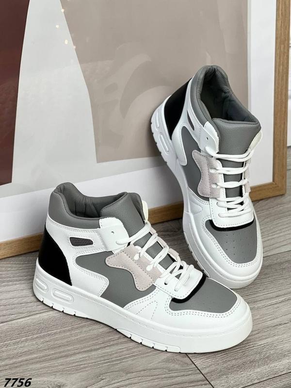 Кросівки — ціна 670 грн у каталозі Кросівки Купити жіночі речі за