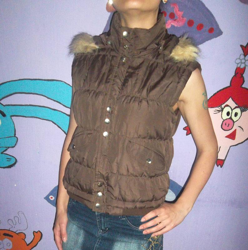 Жилетка — цена 70 грн в каталоге Жилетки Купить женские вещи по доступной цене на Шафе Украина