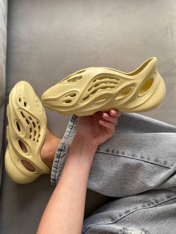 Adidas yeezy foam runner beige no logo новинка трендові кросівки бежеві ...