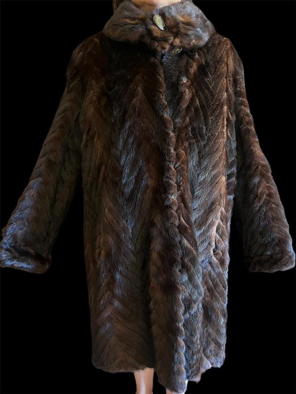 Норкова шуба — ціна 3000 грн у каталозі Шуби Купити жіночі речі за доступною ціною на Шафі