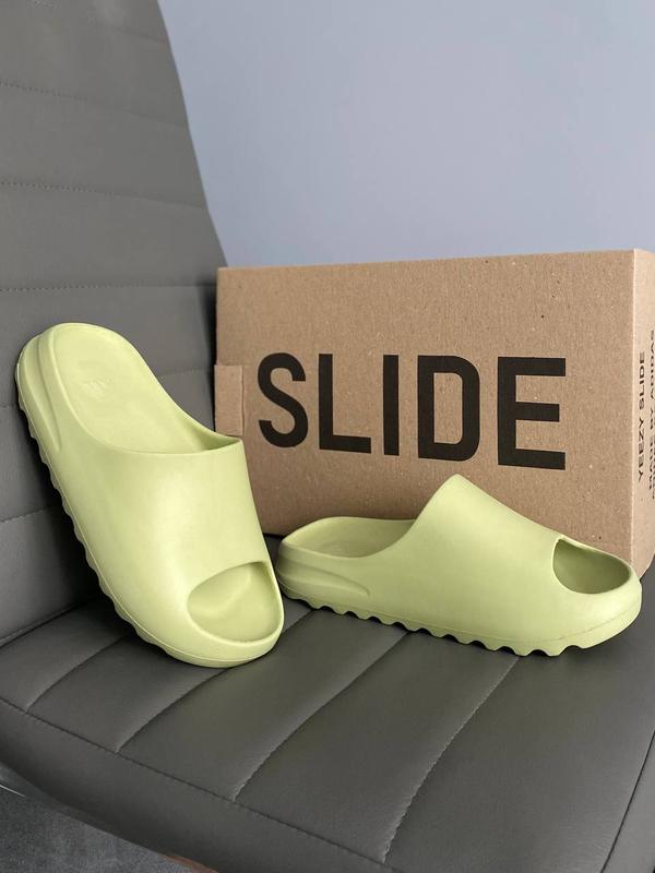 Тапки adidas yeezy slide olive — цена 1400 грн в каталоге Тапочки ...