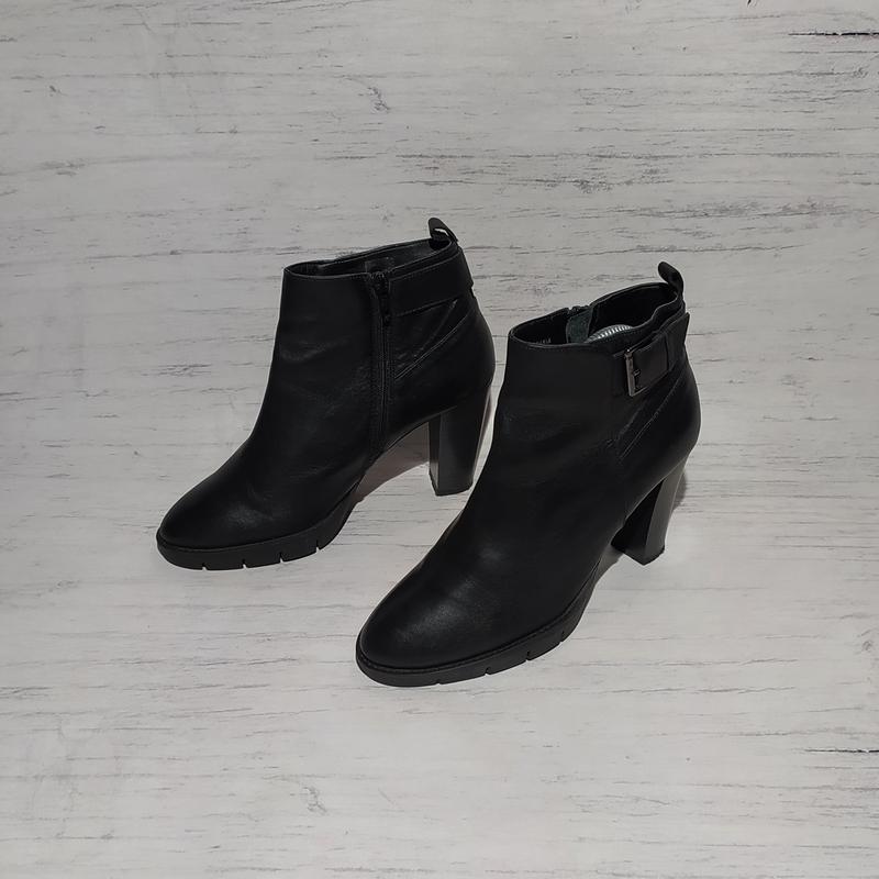 🤩 Bata Original чобітки шкіряні черевики чоботи на підборах — ціна 500