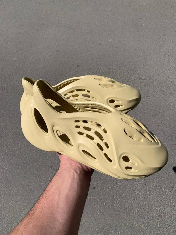 Adidas yeezy foam runner beige жіночі тапочки адідас ези бежеві — ціна ...