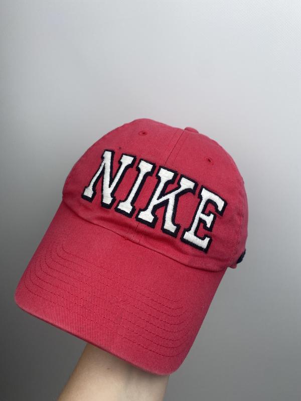 Червона кепка nike під вінтаж з великим лого оригінал — цена 250 грн в ...