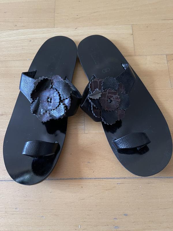 Шльопанці — ціна 250 грн у каталозі Шльопанці Купити жіночі речі за доступною ціною на Шафі