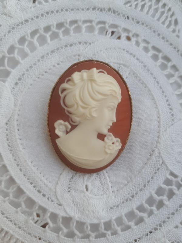 Вінтажна брошка камея — ціна 375 грн у каталозі Брошки Купити аксесуари за доступною ціною на