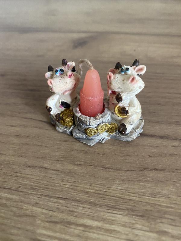 Маленькая статуэтка сувенир полистоун подсвечник со свечой денежные коровки — цена 25 грн в