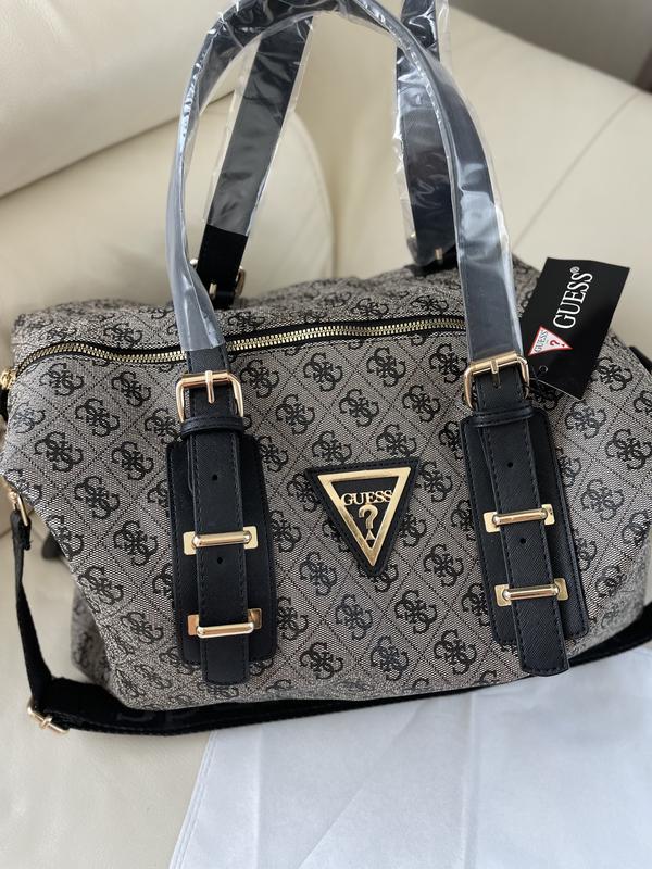 Сумка Guess — ціна 2500 грн у каталозі Валізи Купити аксесуари за доступною ціною на Шафі