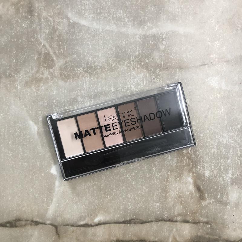 Новая палетка теней — цена 185 грн в каталоге Тени для век Купить товары для красоты и здоровья