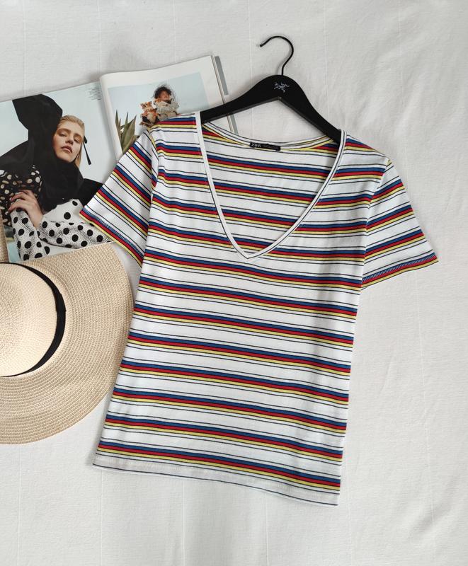 Футболка — ціна 200 грн у каталозі Футболки Купити жіночі речі за доступною ціною на Шафі