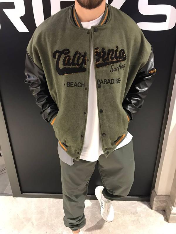 Бомбер — цена 1390 грн в каталоге Кофты Купить мужские вещи по доступной цене на Шафе Украина