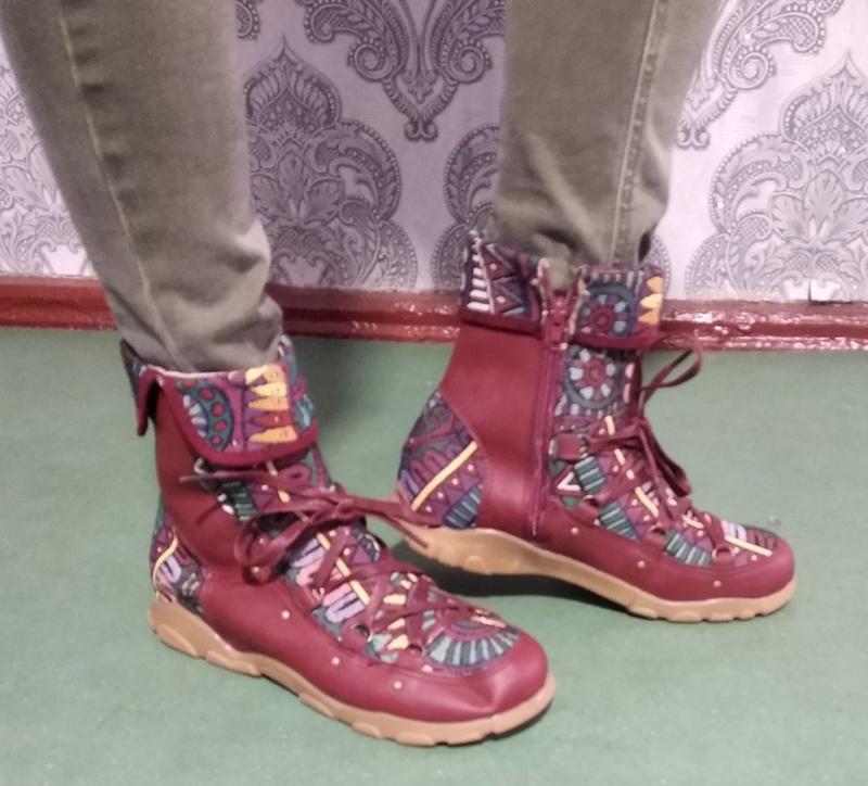 Чоботи жіночі 38 39р нові 350 грн — ціна 350 грн у каталозі Чоботи Купити жіночі речі за