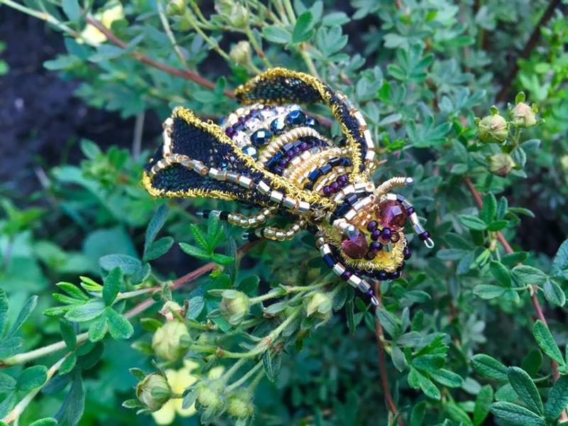 Брошка бджола — ціна 850 грн у каталозі Інші аксесуари Купити аксесуари за доступною ціною на