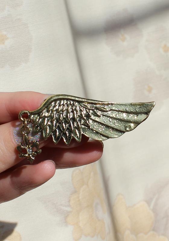 Брошка крило ангела — ціна 35 грн у каталозі Інші аксесуари Купити аксесуари за доступною