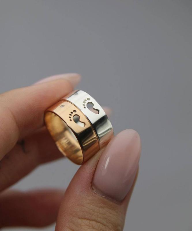 Колечко з ніжкою дитини — ціна 890 грн у каталозі Кільця і персні Купити аксесуари за доступною