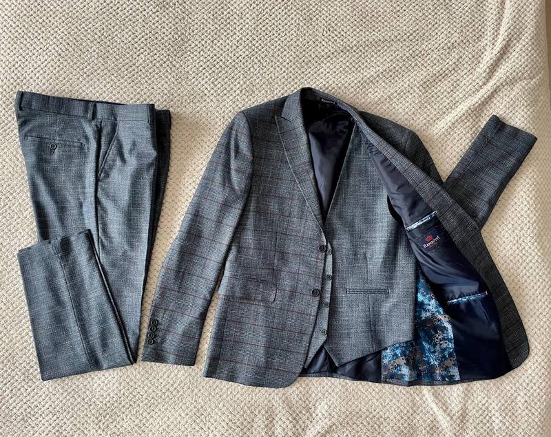 Чоловічий костюм — ціна 2000 грн у каталозі Костюми Купити чоловічі речі за доступною ціною на