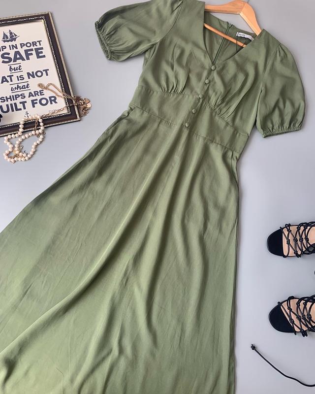 Дуже гарна сукня з гудзичками Oasis р 10 — ціна 350 грн у каталозі Сукні міді Купити жіночі