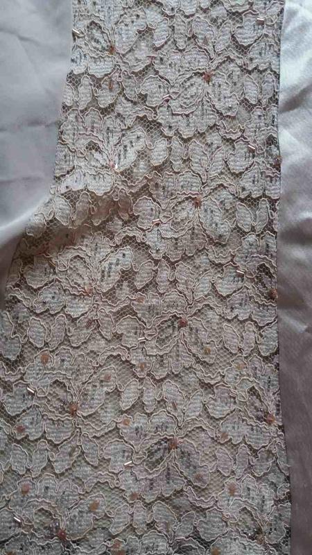 Шикарне довге плаття атлас і гіпюр на гипюре паєтки — ціна 200 грн у каталозі Довгі сукні Купити