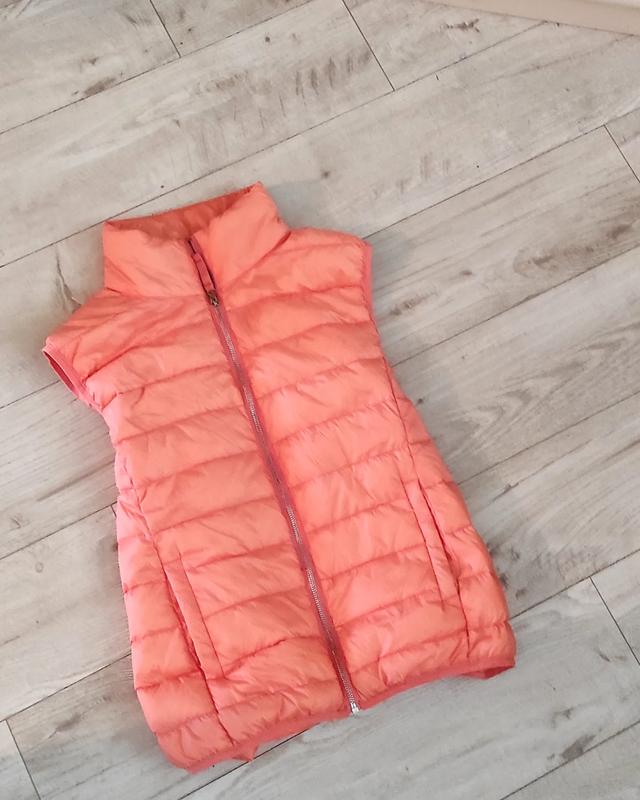 Пуховый жилет — ціна 100 грн у каталозі Жилетки Купити жіночі речі за доступною ціною на Шафі