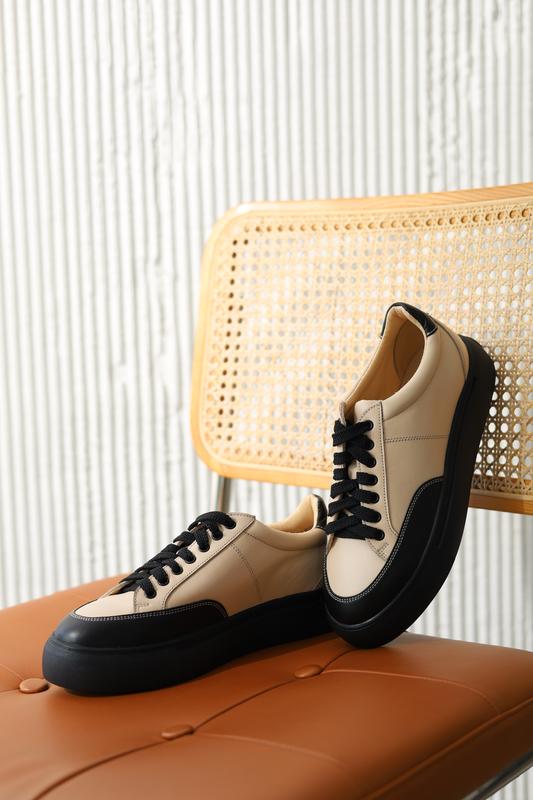 Кеди шкіряні персикового кольору — ціна 1550 грн у каталозі Кеди Купити жіночі речі за доступною