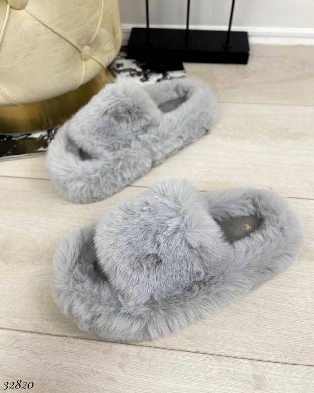 Хутряні тапочки з широкою лямкою🌺 — цена 1250 грн в каталоге Шлепанцы Купить женские вещи по