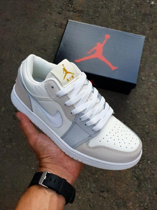 Жіночі кросівки nike air jordan retro 1 low beige grey v2 — цена 1590 ...