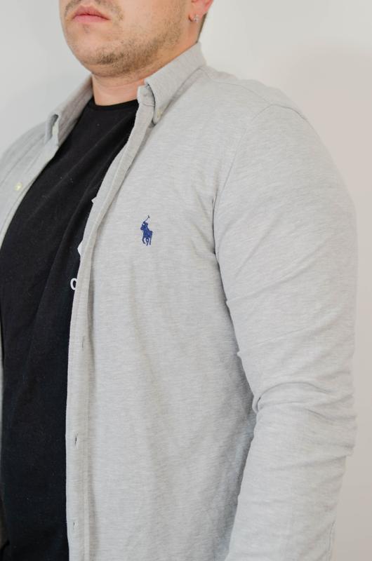 Ralph lauren базовая удлиненная хлопковая серая рубашка с логотипом ...