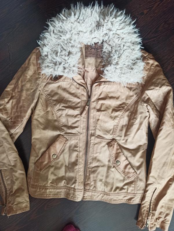 Куртка — ціна 325 грн у каталозі Куртки Купити жіночі речі за доступною ціною на Шафі Україна