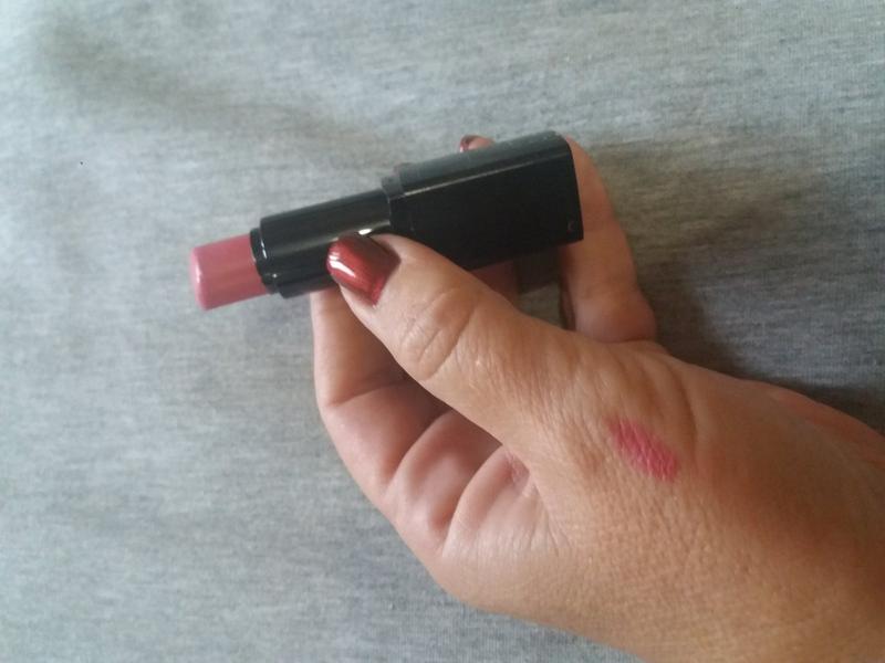 Помада — цена 50 грн в каталоге Помада для губ Купить товары для красоты и здоровья по доступной