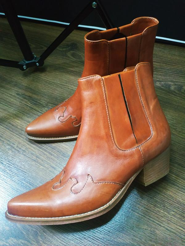 Шкіряні чоботи казаки Navyboot — ціна 1799 грн у каталозі Черевики Купити жіночі речі за