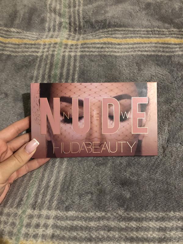 Палетка теней huda beauty newnude — цена 1500 грн в каталоге Тени для ...