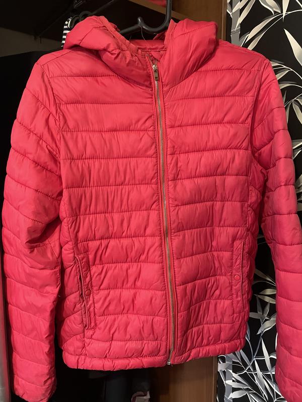 Красна куртка — ціна 320 грн у каталозі Куртки Купити жіночі речі за доступною ціною на Шафі