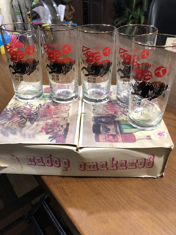 Набір вінтажних стікляних келихів — ціна 100 грн у каталозі Келихи і