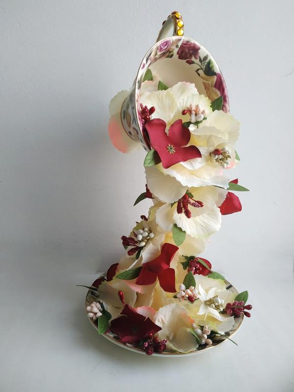 Сувенір декор статуетка паряща чашка квіти подарунок — ціна 420 грн у каталозі Статуетки Купити