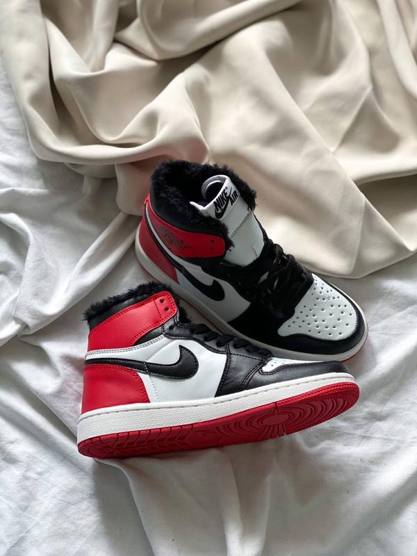 Кросівки nike air jordan retro high red/black/white fur — ціна 2150 грн ...