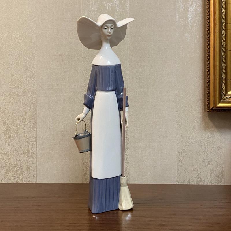 Фарфоровая статуэтка Lladro «утренние заботы — цена 4400 грн в каталоге Статуэтки Купить