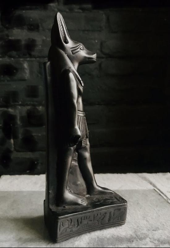 Статуетка анубіс бог муміфікації чорний камінь туф ручна робота 21 5см 8 4дюйма — цена 3000 грн