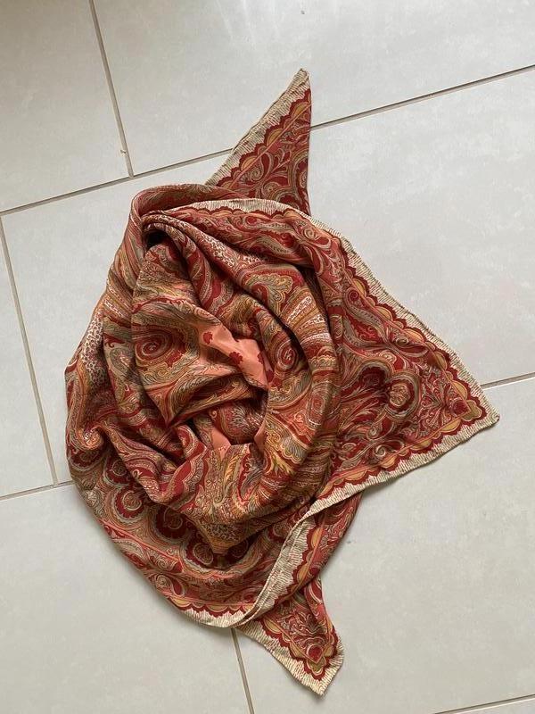 Шовк велика хустина — ціна 1046 грн у каталозі Шарфи Купити аксесуари за доступною ціною на Шафі