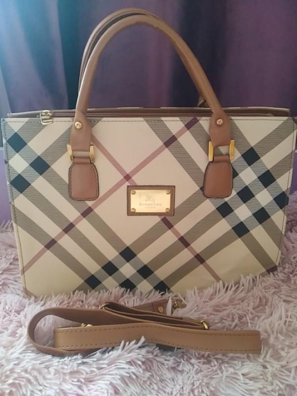 Burberry London сумка вмістка тверда — ціна 340 грн у каталозі Сумки Купити аксесуари за