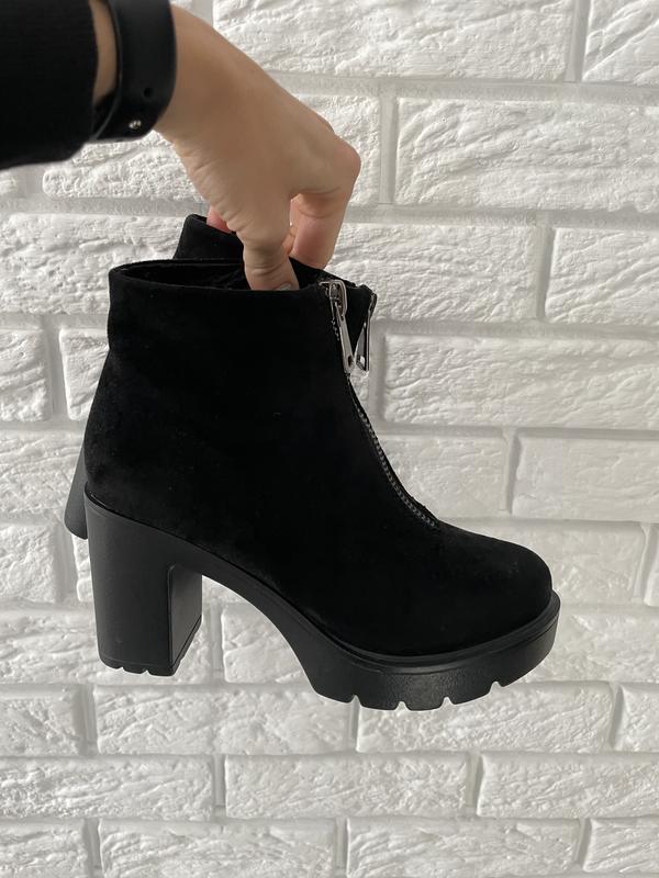 Чобітки — цена 350 грн в каталоге Ботинки Купить женские вещи по доступной цене на Шафе