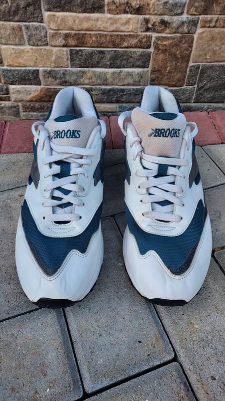 Brooks hydro flow кросівки — цена 850 грн в каталоге Кроссовки Купить ...