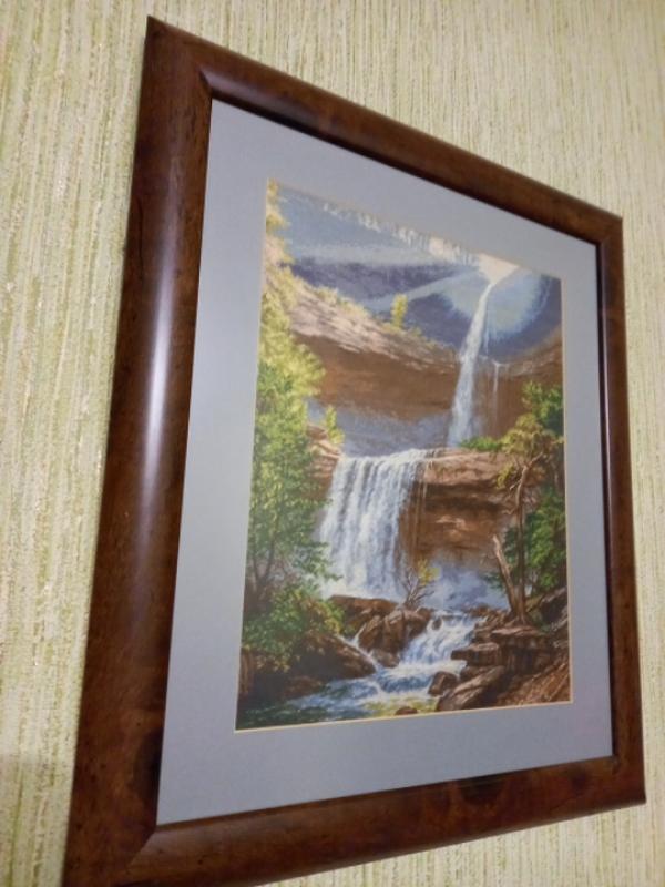 Водопад вышитая картина антиблик — цена 3500 грн в каталоге Картины Купить товары для дома и