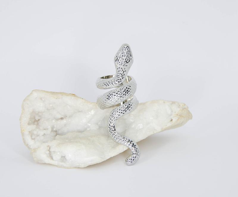 Кольцо змея — цена 400 грн в каталоге Кольца и перстни Купить аксессуары по доступной цене на