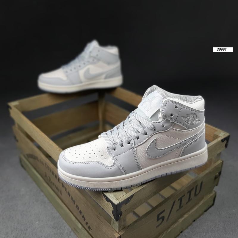 Женские кожаные кроссовки nike air jordan 1 retro high найк джорданы ...