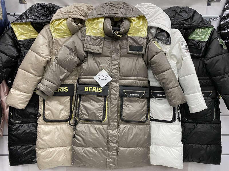 Зимний пуховик с яркими деталями — цена 6900 грн в каталоге Пуховики Купить женские вещи по