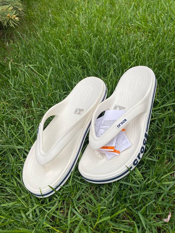 Женские вьетнамки крокс crocs bayaband flip white — цена 1399 грн в ...