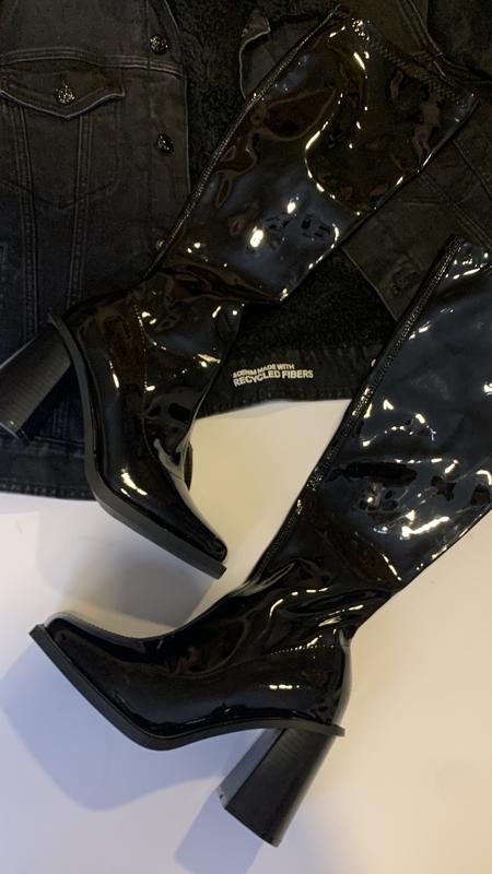 Лакові чоботи від бренду Plt — ціна 900 грн у каталозі Чоботи Купити жіночі речі за доступною