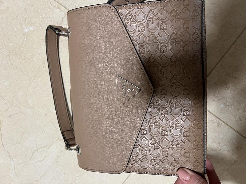 Сумка Guess — цена 600 грн в каталоге Кросс боди Купить аксессуары по