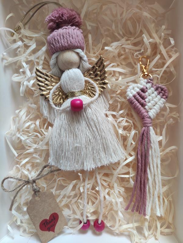 Ангел у техніці макраме брелок у формі серця ручна робота — ціна 150 грн у каталозі