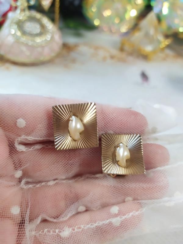 Vintage чуловые клипсы жемчуга в капанах — цена 214 грн в каталоге Серьги Купить аксессуары по